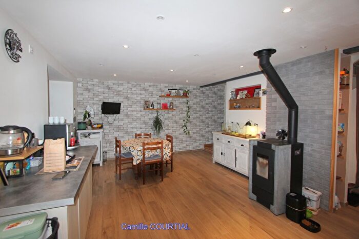 Maison à vendre - Châteauneuf-de-Vernoux - 4 pièces - 2 chambres