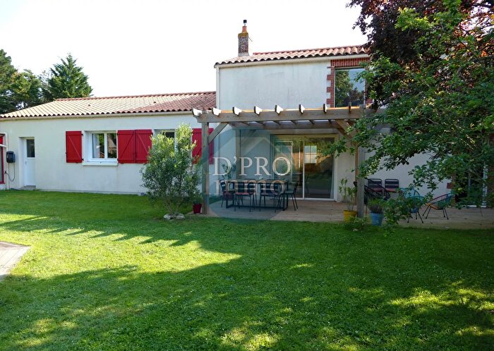 Maison à vendre - Montbert - 8 pièces - 4 chambres