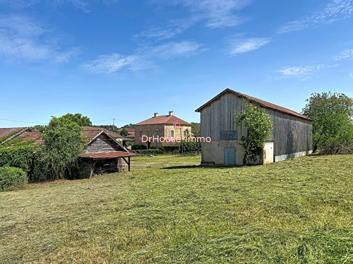 Saint-Front-sur-Lémance : Maison 11 pièces à vendre