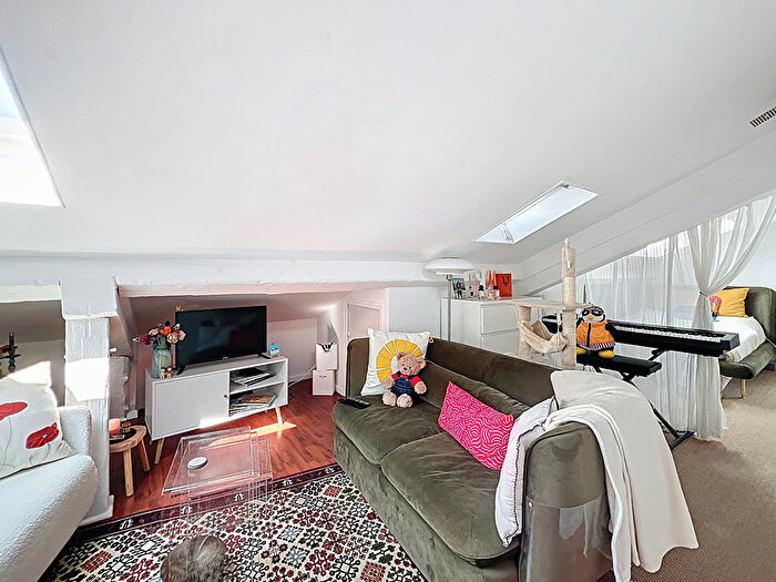 Appartement 2 pièces à Suresnes, Centre-ville, à vendre