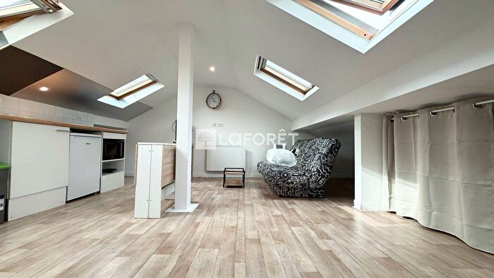 Appartement à louer - Centre Ville, Beaumont-sur-Oise - 1 pièce