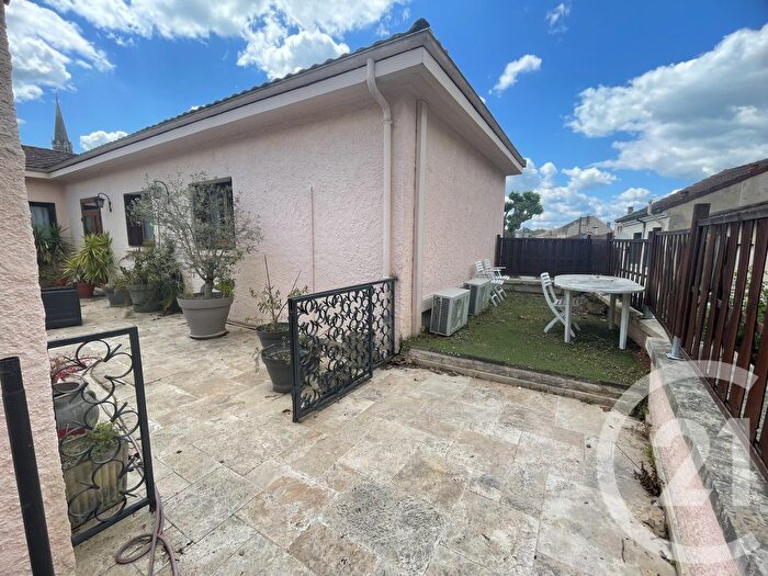 Appartement à vendre - Bergerac, Centre-ville - 5 pièces - 3 chambres