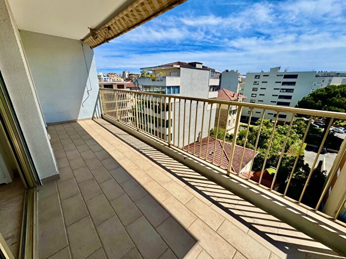 Cannes, Pointe Croisette : Appartement 3 pièces à vendre