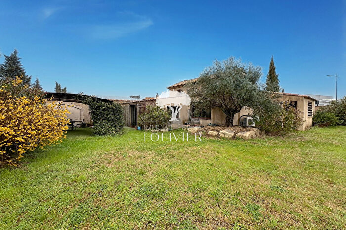 Maison à vendre - Apt - 5 pièces - 3 chambres