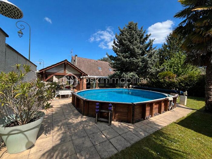 Ballancourt-sur-Essonne : Maison 8 pièces à vendre