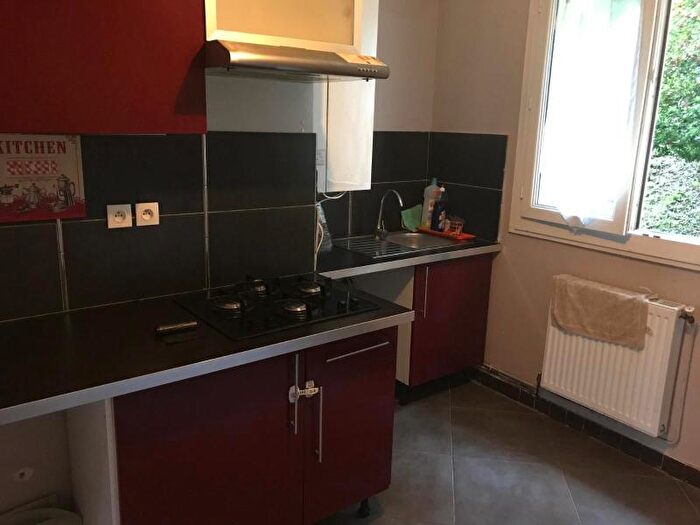 Appartement à louer - Saint-Étienne, Bernay, Valfuret - 3 pièces - 2 chambres