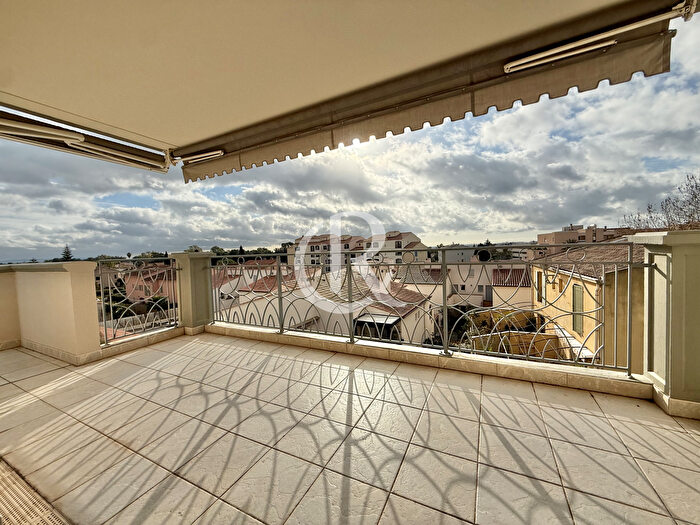 Appartement à vendre - Hyères, Pyanet - 3 pièces - 2 chambres