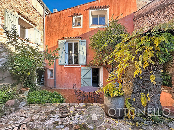 Maison à vendre - Roquebrune-sur-Argens, Village - 7 pièces - 3 chambres