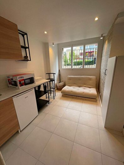 Appartement à louer - Place Louis XIV, Saint-Germain-en-Laye - 1 pièce