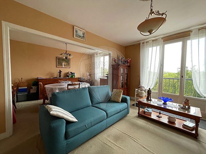 Appartement à vendre - Saint-Julien-les-Villas - 4 pièces - 2 chambres