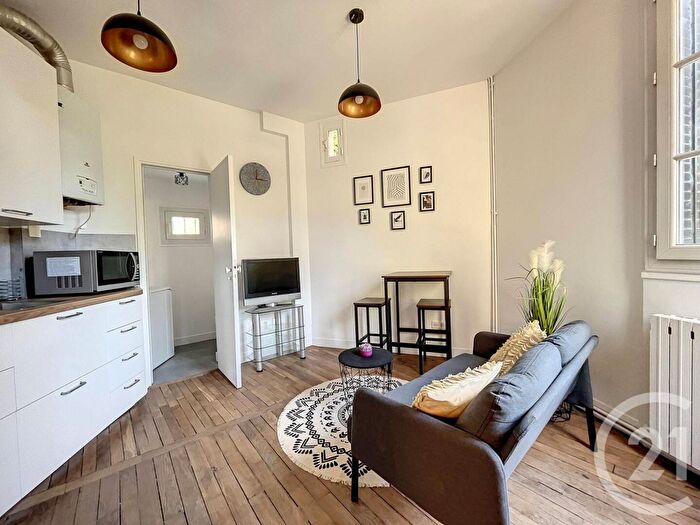 Maison à louer - Saint-Cloud - 2 pièces - 1 chambre