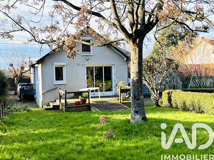 Maison à vendre - Vihiers - 5 pièces - 3 chambres