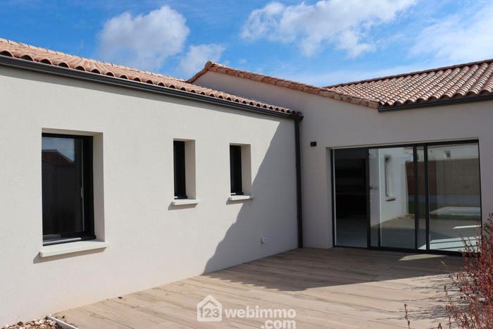 Saint-Hilaire-la-Forêt : Maison 6 pièces à vendre