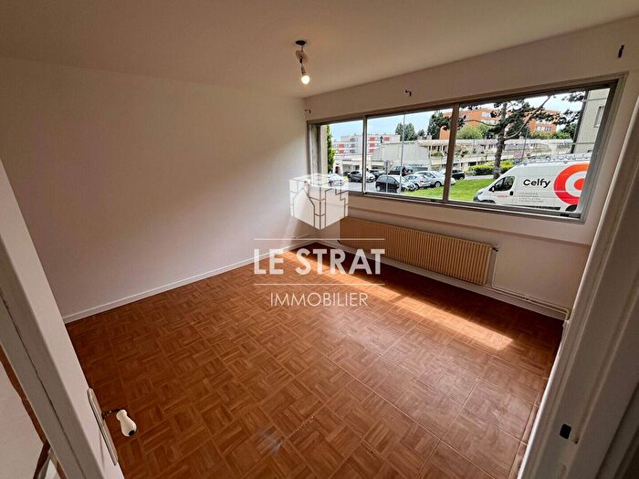 Haute Folie-Centre Ville, Hérouville-Saint-Clair : Appartement 1 pièce à louer