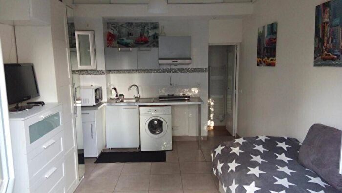 Appartement à louer - Victor Hugo-Maurice Berteaux, Le Blanc-Mesnil - 1 pièce