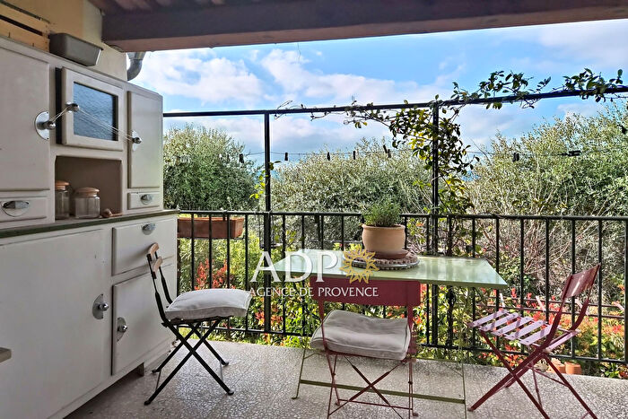 Appartement à louer - Grasse, Saint-Antoine, Aspres, Plascassier - 3 pièces - 2 chambres