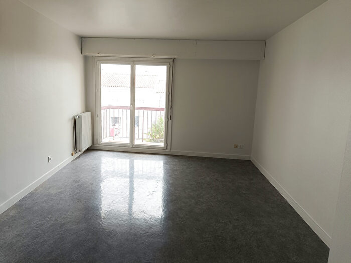 Appartement à louer - La Roche-sur-Yon, Pentagone, Pont-Morineau - 1 pièce