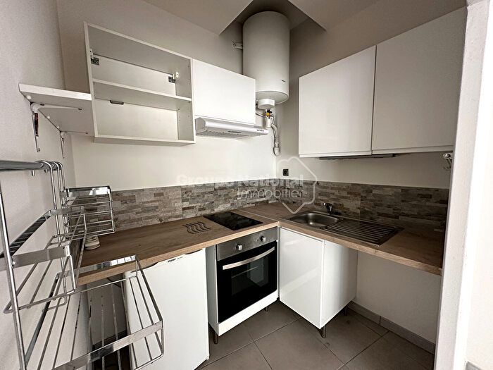 Appartement à louer - Nîmes, Richelieu - 1 pièce