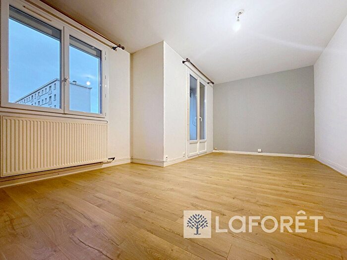 Appartement à louer - Montbernier, Bourgoin-Jallieu - 4 pièces - 3 chambres