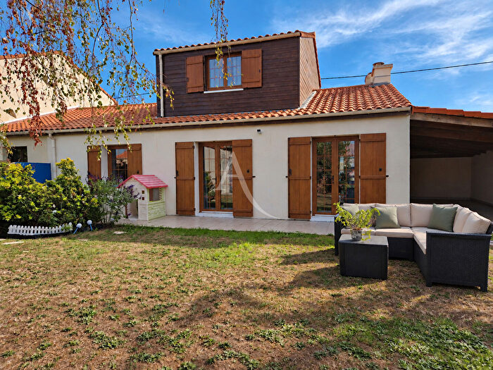 Maison 6 pièces à Saint-Sébastien-sur-Loire, Est, à vendre