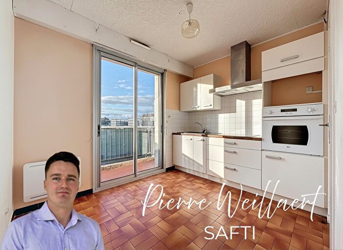 Appartement à vendre - Romans-sur-Isère, Centre-ville - 3 pièces - 2 chambres