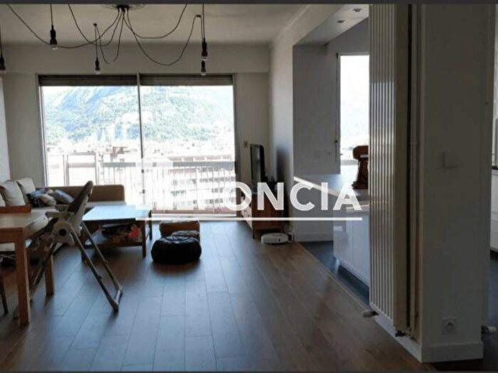 Appartement 4 pièces à louer à Allies-Clos dOr, Grenoble