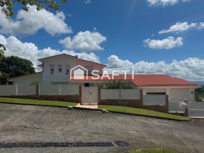 Maison à vendre - Sch lcher, Schoelcher - 10 pièces - 6 chambres