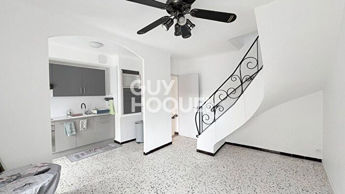 Maison à louer - Centre Ville, Elne - 3 pièces - 2 chambres