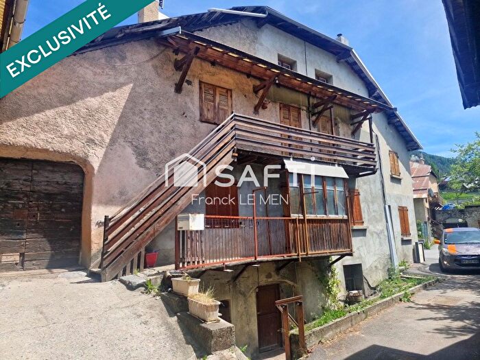 Maison 12 pièces à Villar-Saint-Pancrace, à vendre