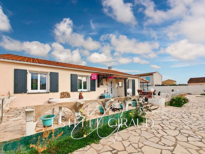 Maison à vendre - Saint-Nazaire-dAude - 4 pièces - 3 chambres