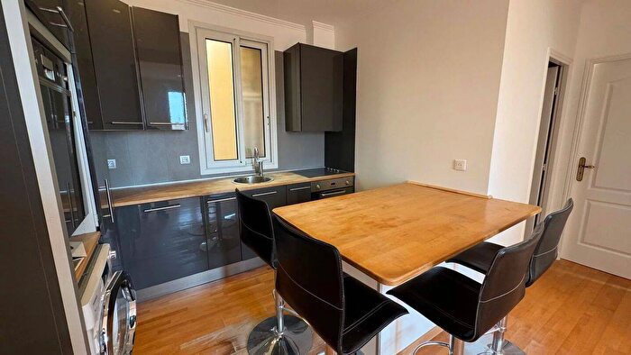 Centre, Beausoleil : Appartement 3 pièces à louer
