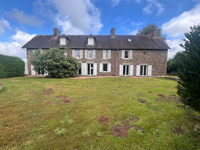 Maison à vendre - Saint-Sauveur-la-Pommeraye - 11 pièces - 6 chambres