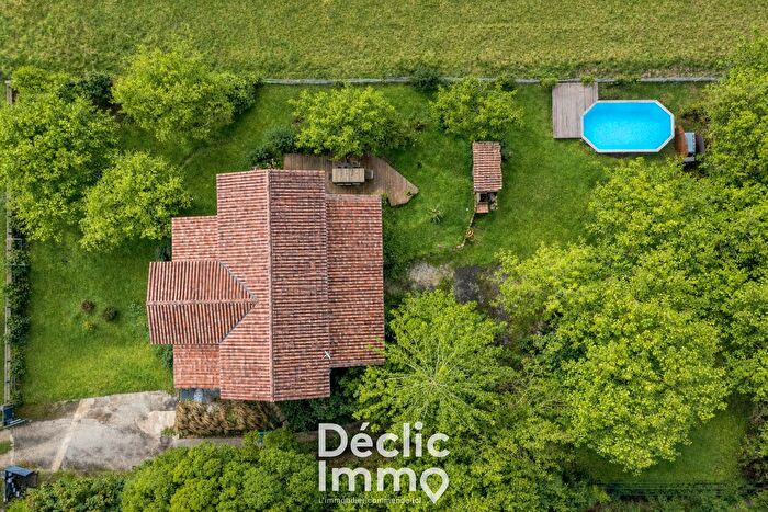 Maison à vendre - Carignan-de-Bordeaux - 8 pièces - 5 chambres