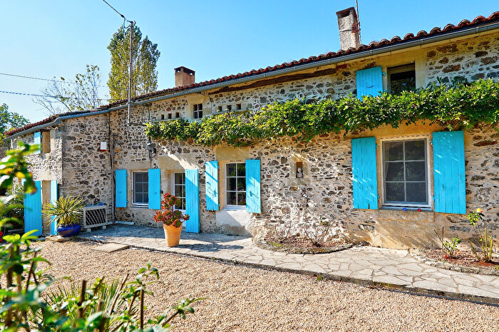 Maison à vendre - Xaintray - 8 pièces - 5 chambres