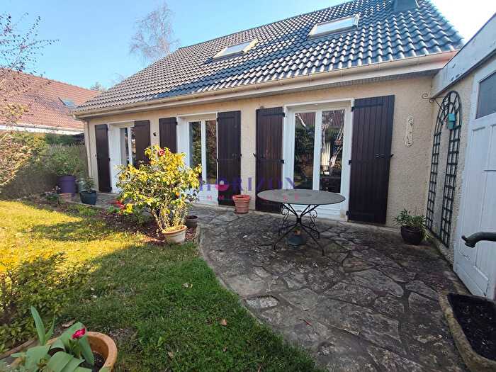 Beaumont-sur-Oise : Maison 6 pièces à vendre