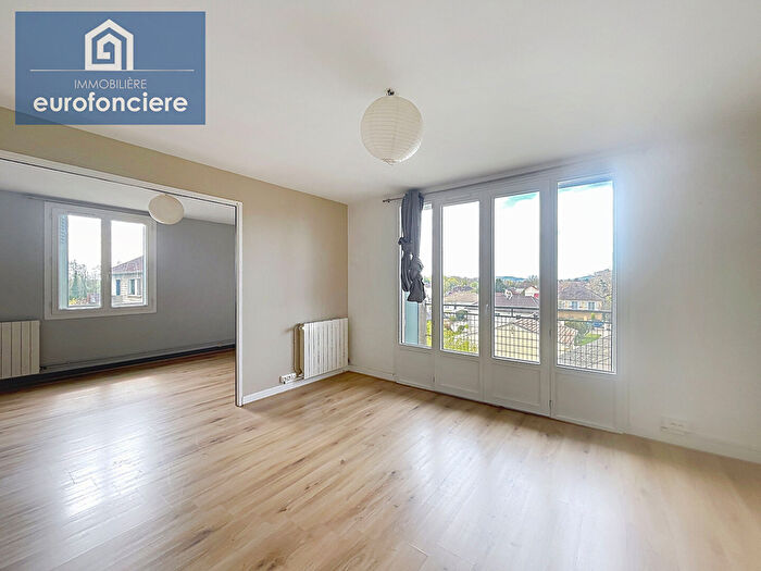 Appartement à vendre - Sainte-Savine - 3 pièces - 1 chambre