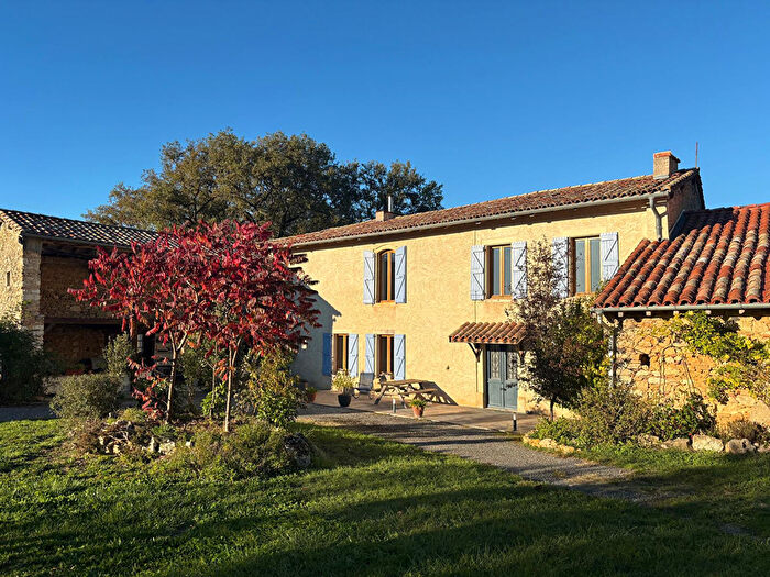 Maison à vendre - Aurignac - 8 pièces - 6 chambres