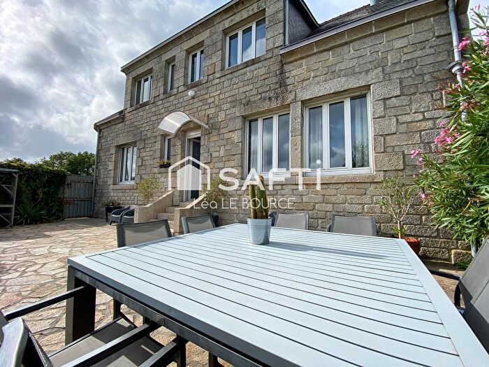 Maison à vendre - Ergué-Gabéric - 8 pièces - 6 chambres