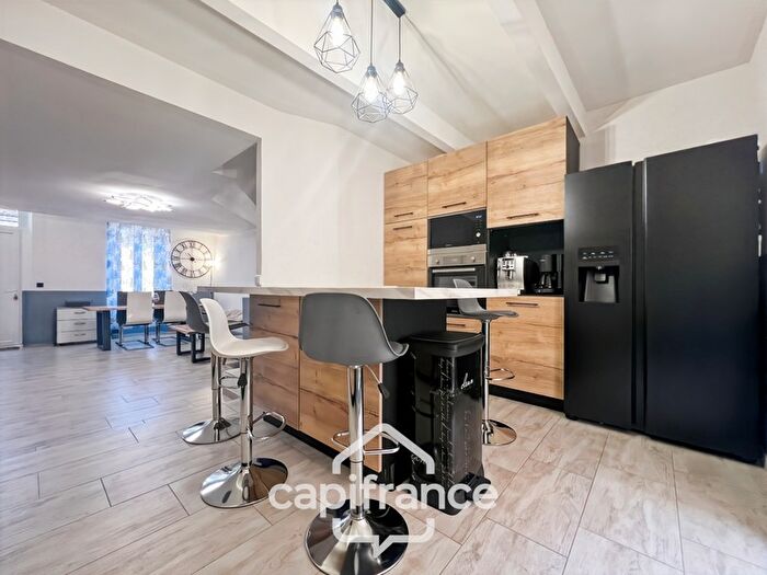 Maison à vendre - Saint-Cannat - 5 pièces - 4 chambres