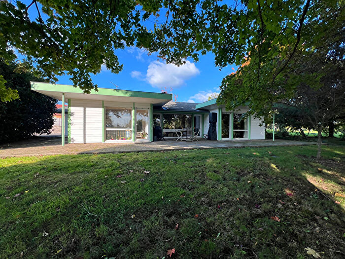 Maison à vendre - Avermes - 7 pièces - 4 chambres