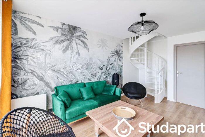 Mutuelle-Barbusse-Saint Rémy- Joliot Curie, Saint-Denis : Appartement 1 pièce à louer