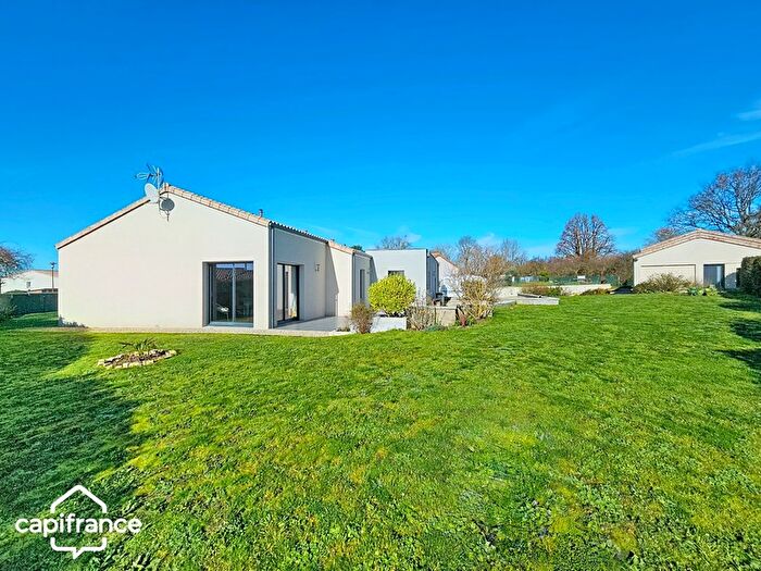 Maison 6 pièces à vendre à Boussais
