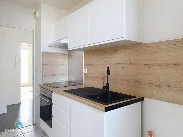 Appartement à louer - Anatole France, Clermont-Ferrand - 2 pièces - 1 chambre