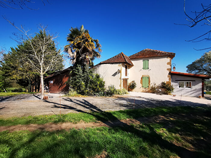 Maison à vendre - Armous-et-Cau - 7 pièces - 5 chambres