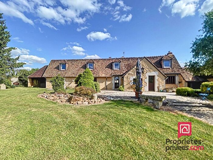 Maison à vendre - Saint-Cosme-en-Vairais - 6 pièces - 3 chambres