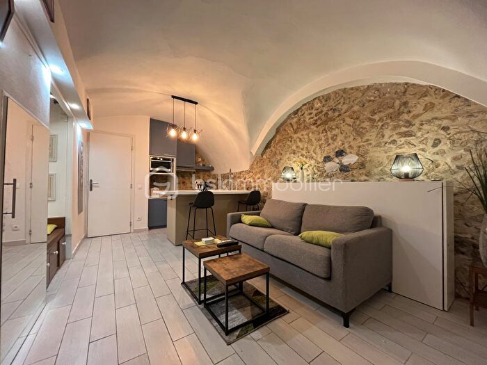 Maisons à vendre et appartements à louer - 1