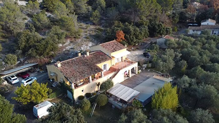 Maison à vendre - Villecroze - 5 pièces - 4 chambres