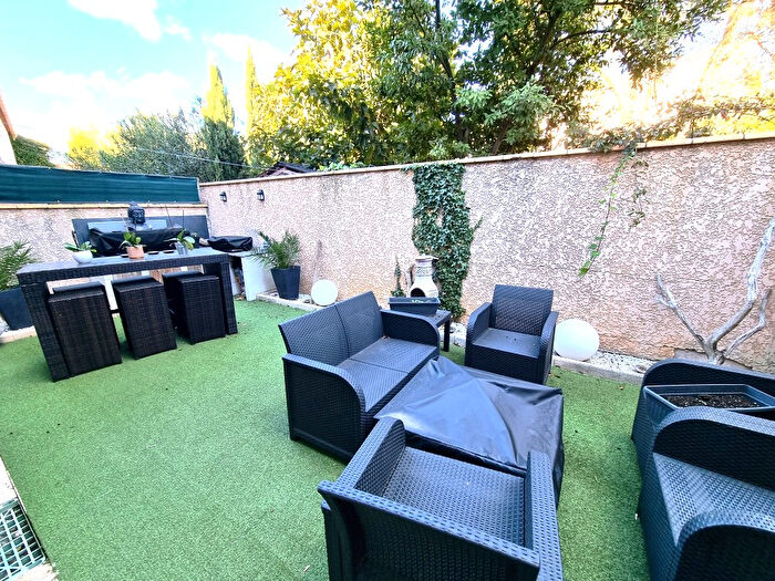 Appartement à vendre - Aigues-Mortes - 2 pièces - 1 chambre