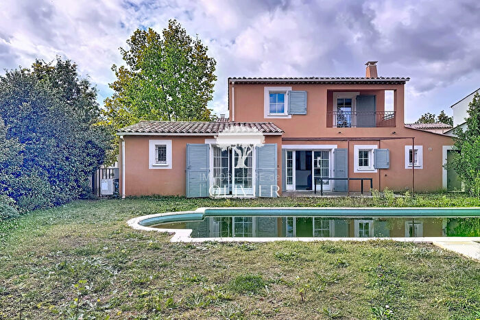 Maison à louer - Saint-Saturnin-lès-Apt - 3 chambres