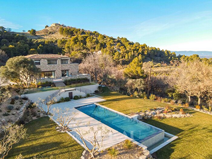 Aix-en-Provence : Maison 11 pièces à vendre